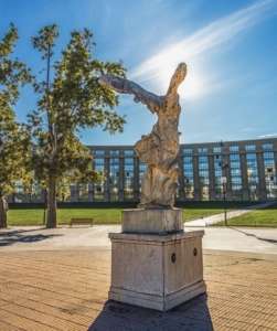 victoire de samothrace à montpellier