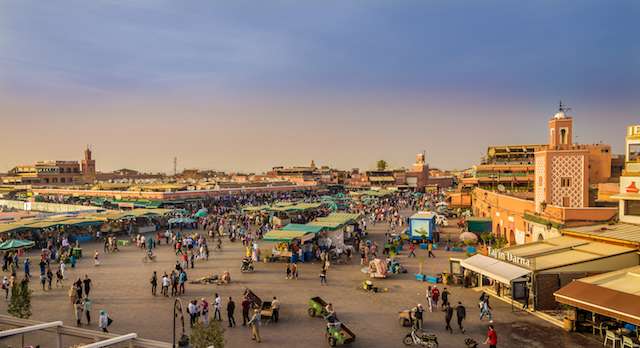 Place Jemaa el-Fna stands soir