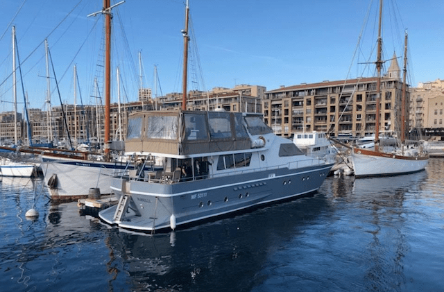 Bateau vieux port Marseille