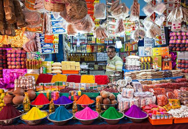 bazaar Mumbai épices pigments couleurs vendeur