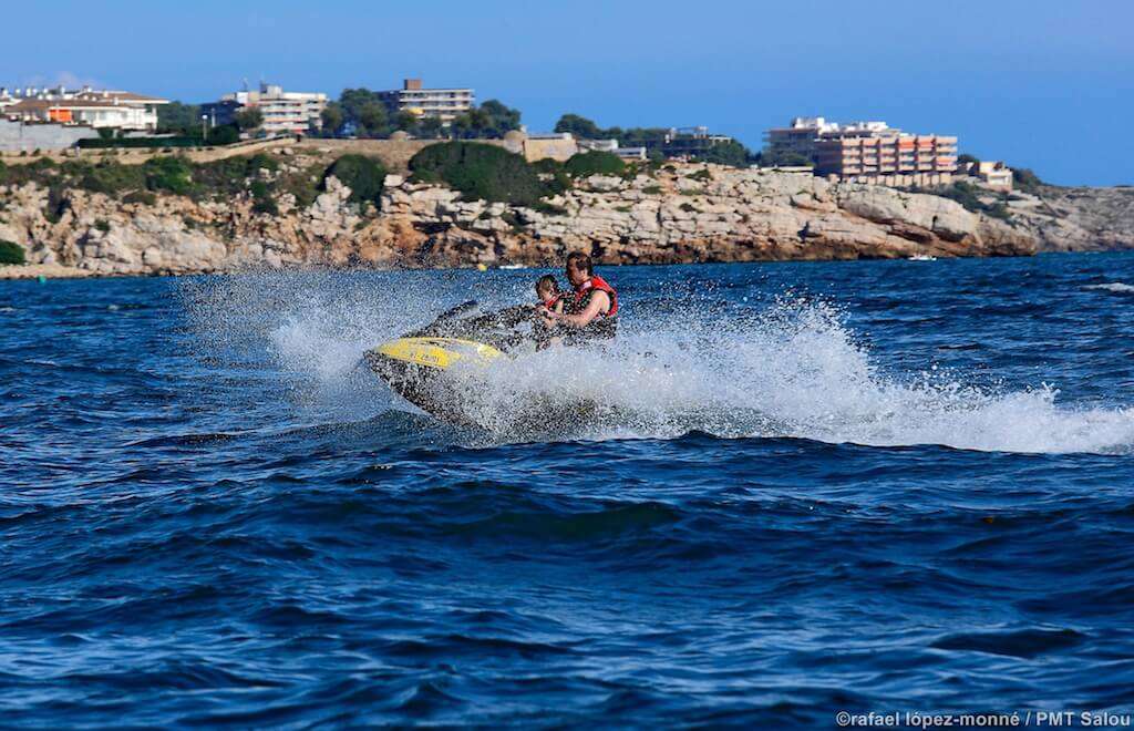 Faire du jet ski à Salou