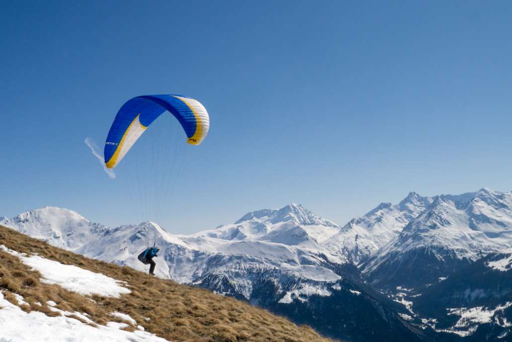 parapente tignes montagnes neige 