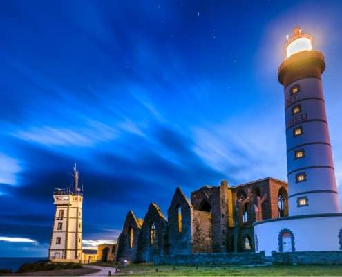 phare en bretagne