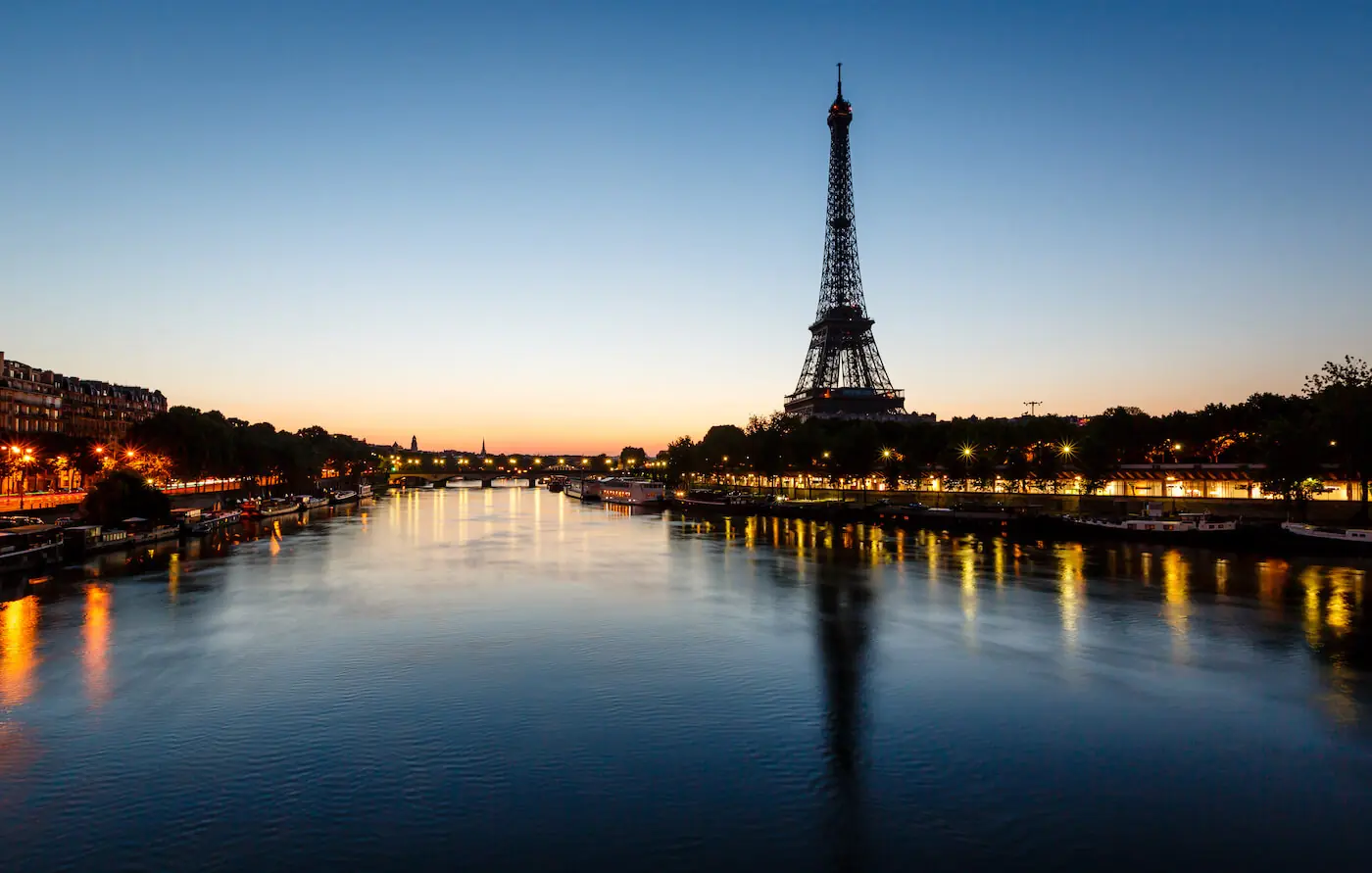 Paris nuit Seine Tour Eiffel