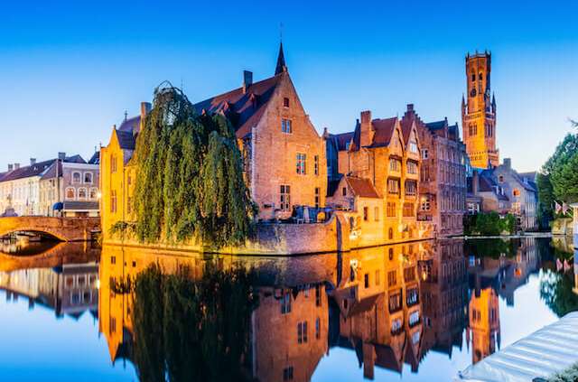 Bruges canal nuit