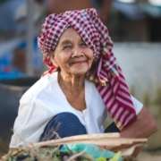 Femme cambodgienne agée